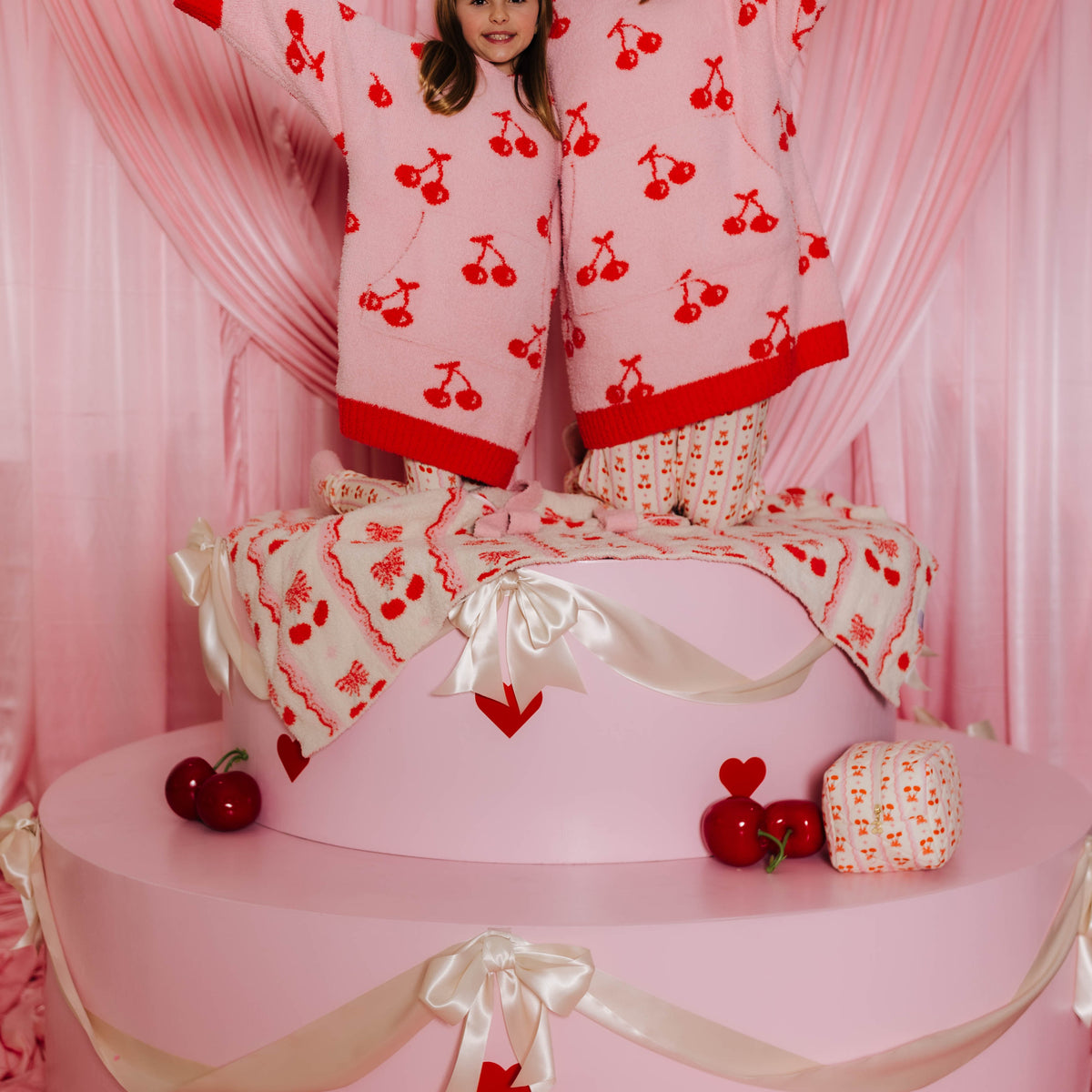 Cherry Komfy Kozy Wearable Blanket – Shopstaykation